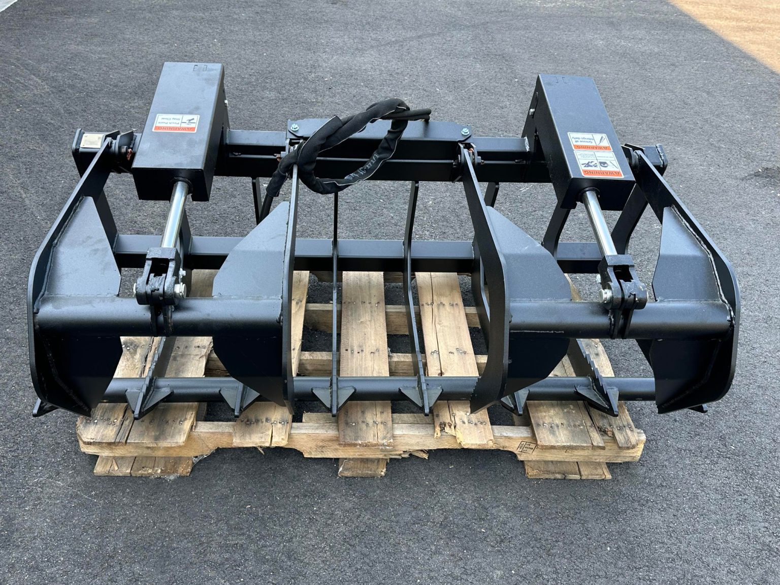 2023 Loflin Fabrication 60″ Mini Root Grapple Bucket (New) – Platinum ...