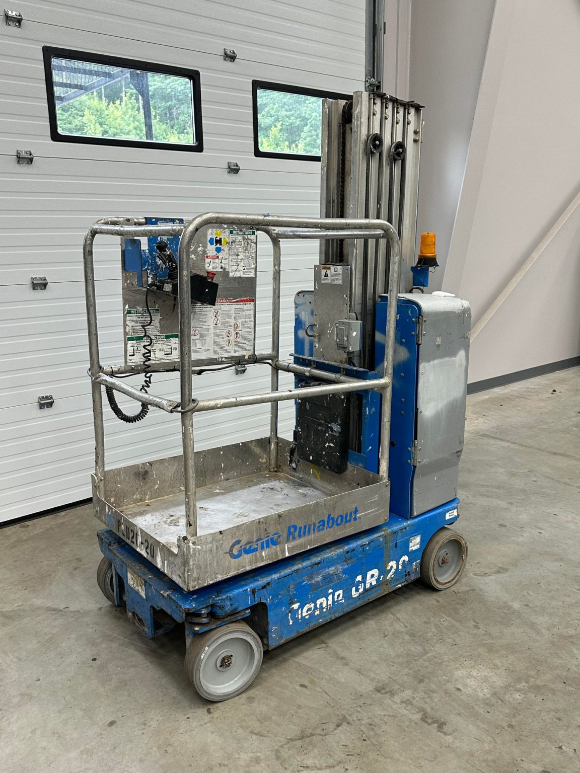 2013 Genie GR-20 Electric Vertical Mast Man Lift - Platinum Truck and ...