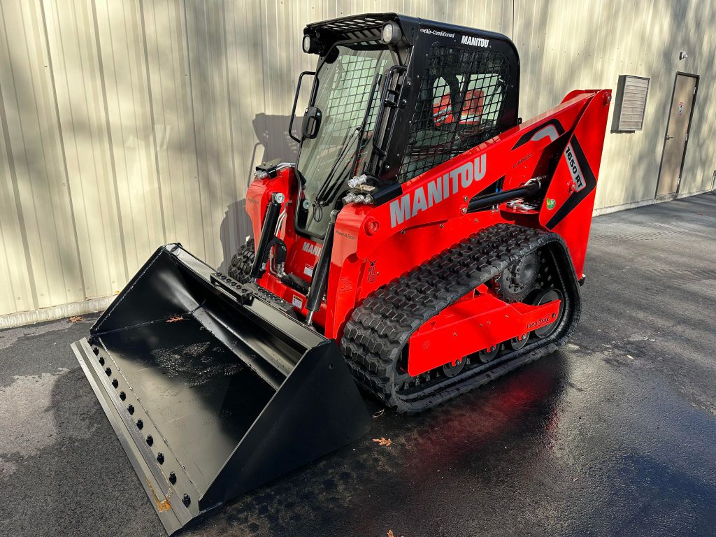2024 Manitou 1650RT Enclosed Tracked Skid Steer - Platinum Truck and ...